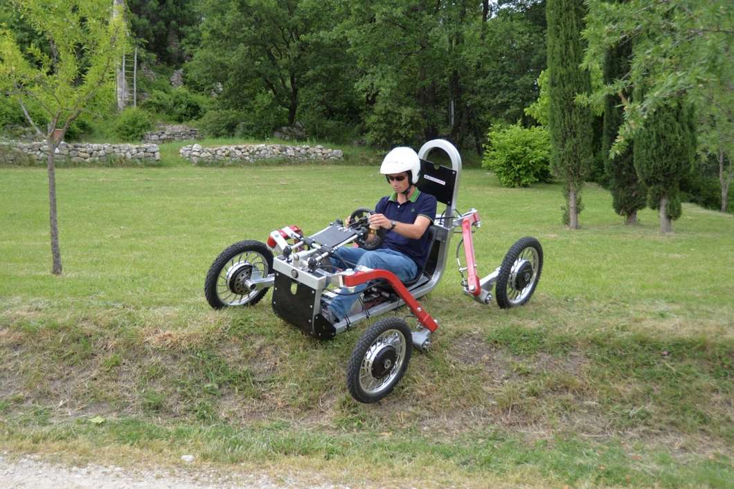 Swincar: tilting spider car for rugged terrains