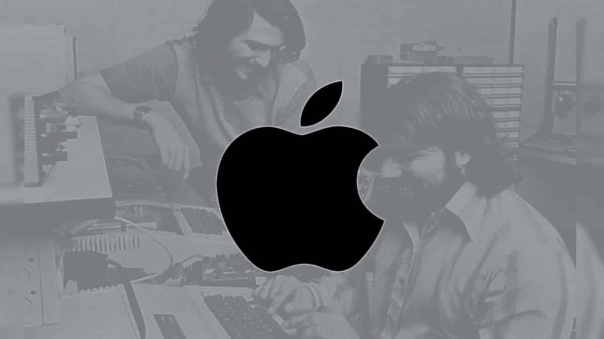 How did Apple become World's First $1 trillion company?