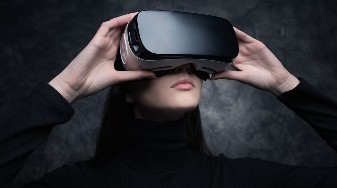 Difference Between Augmented Reality, Virtual Reality and Mixed Reality